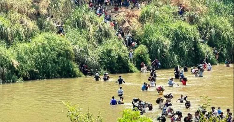 Over 8,000 Myanmar refugees flee to Thailand due to fighting in Shwe Kokko » Myanmar Peace Monitor