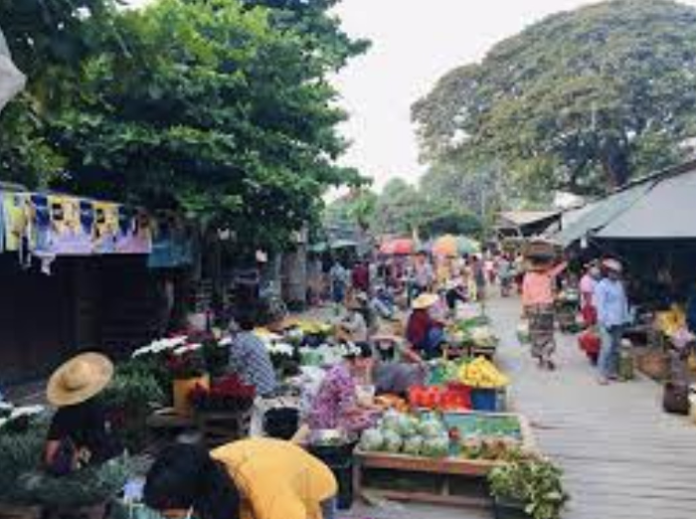 Upper Sagaing Region faces shortage of edible oil and foodstuff due to ...