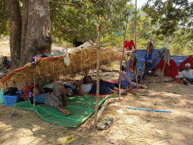 Kyaukphyu IDPs face harsh nights in forests without mosquito nets ...